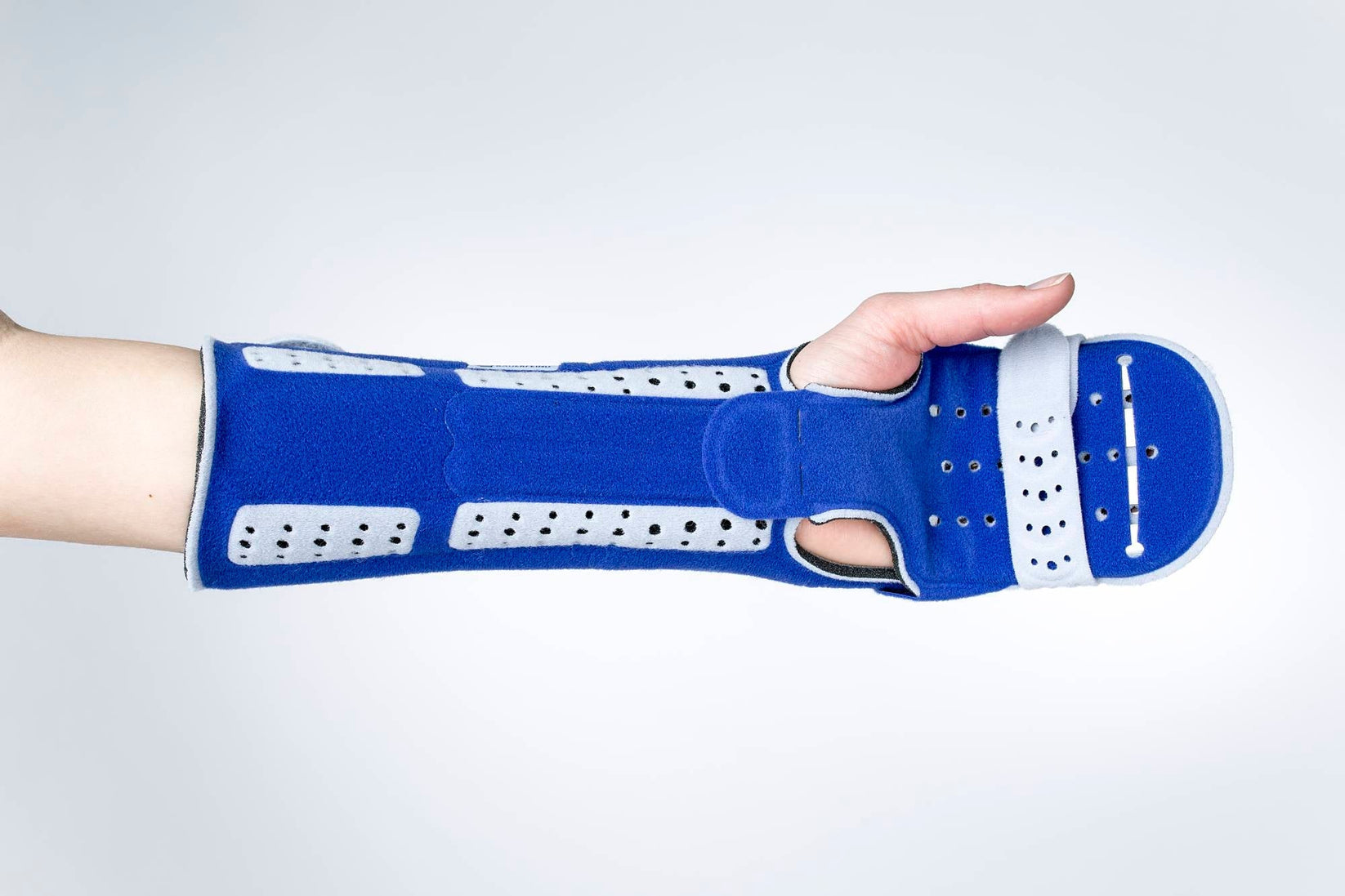 Bauerfeind ManuLoc long Plus Handorthese – Ruhigstellung von Hand und ...